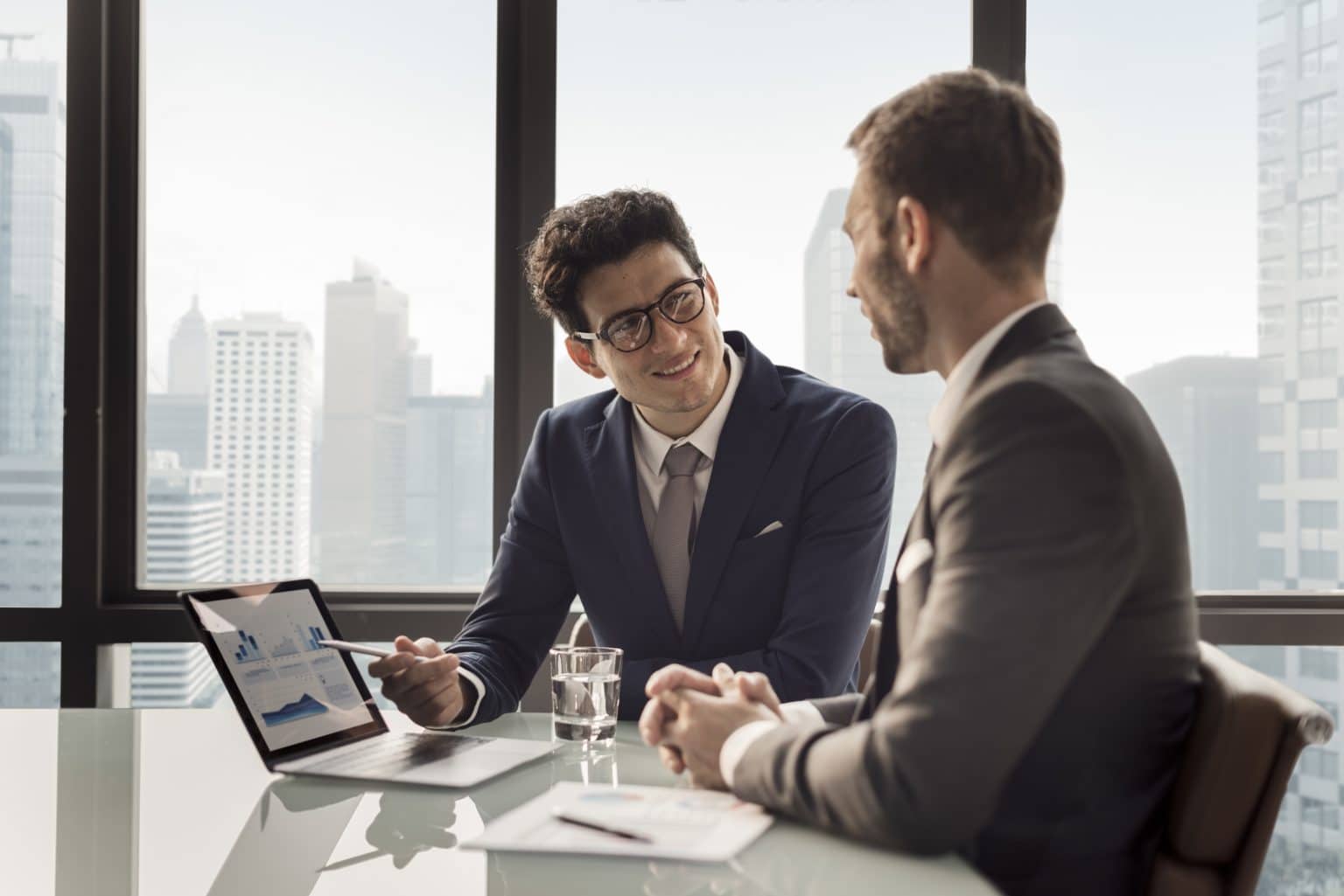 Como trabalha um assessor de investimentos? - Renova Invest