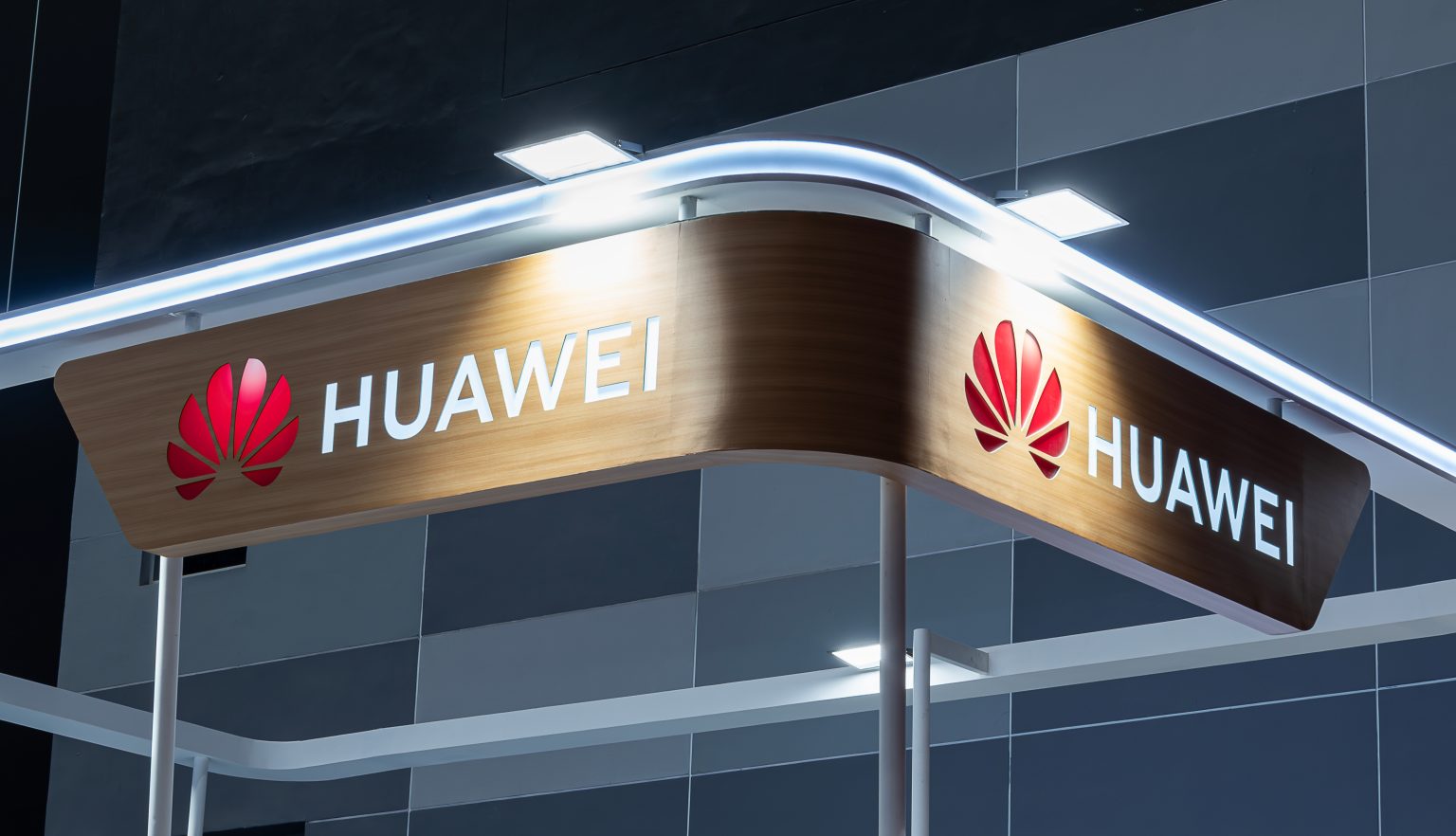 Huawei: A Ascensão da Gigante Tecnológica Chinesa e Seu Papel na ...